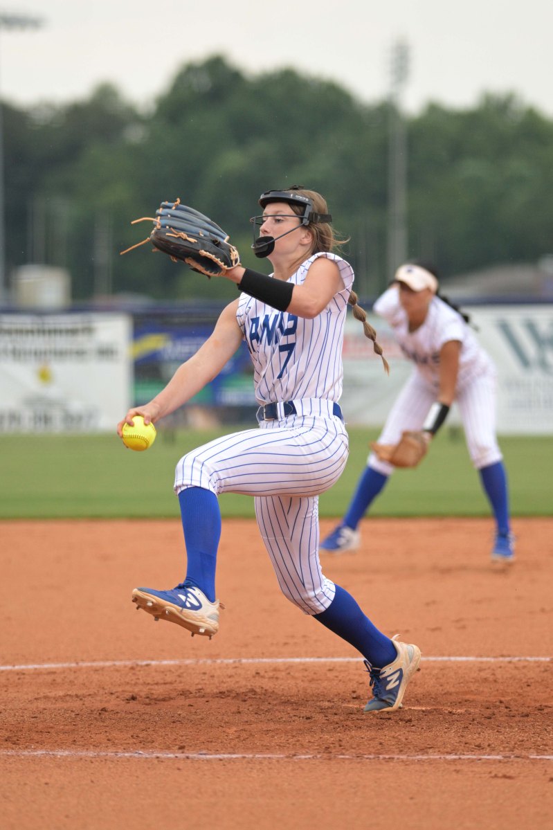 Stowe, Gaylor earn softball POW awards – BLITZ