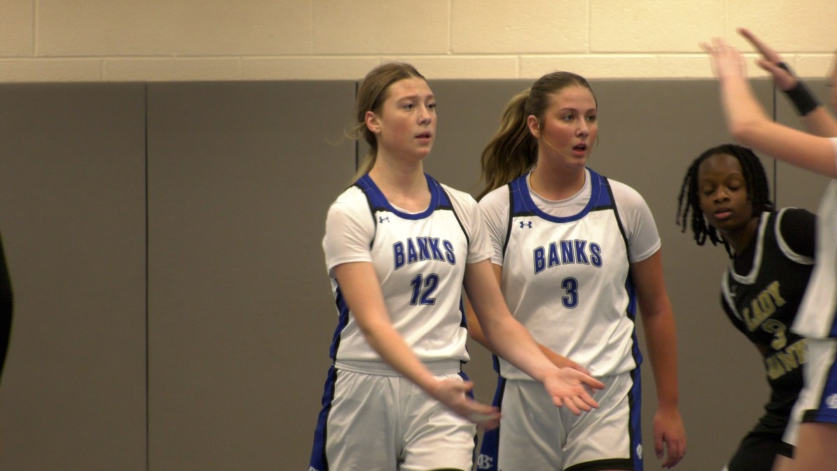 Murphy twins lead Banks to third straight Elite 8 and 20th straight win ...