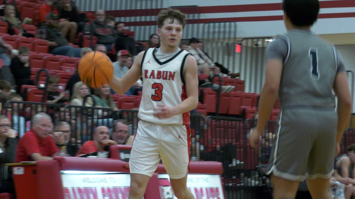 ‘Showtime’ Cats dazzle in home opener with dunks and threes [VIDEO] – BLITZ
